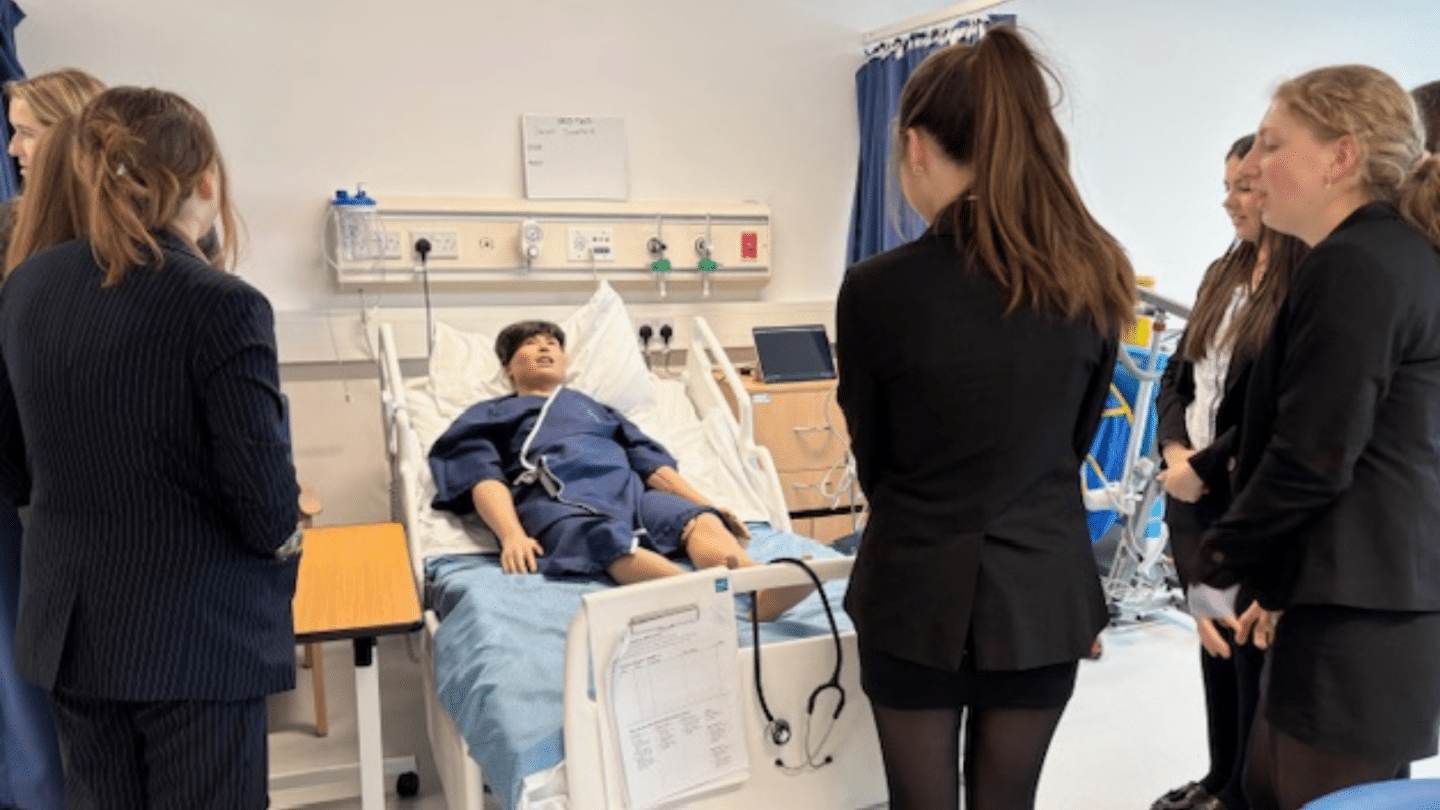 Lower Sixth Students Enjoy Trip to Medical School